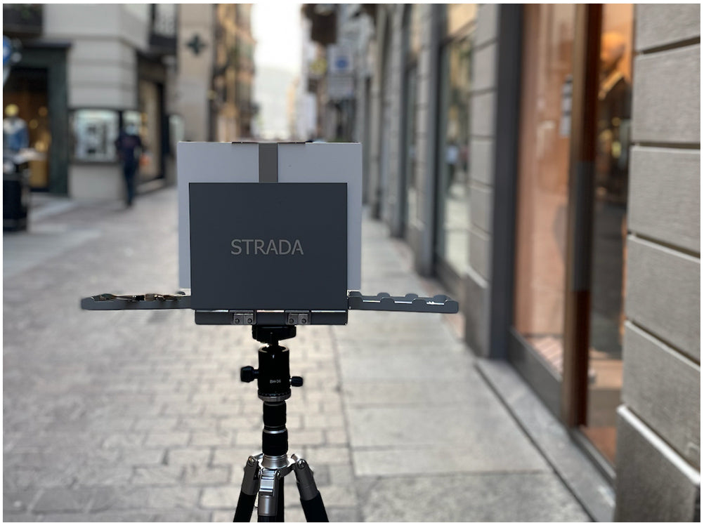 STRADA Easel